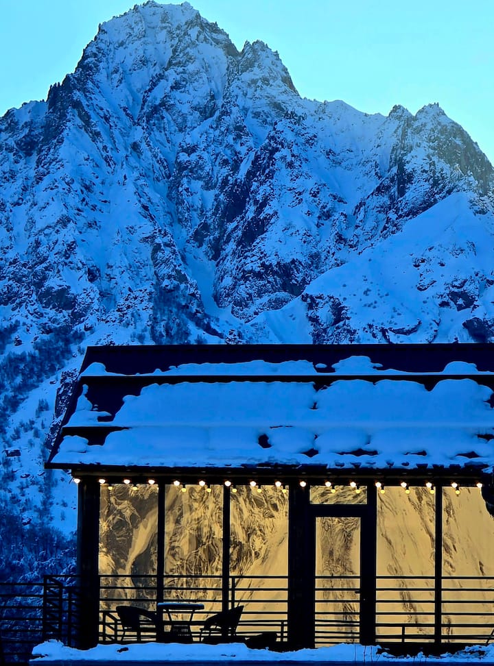 Grand Kazbegi Cottage - Georgia