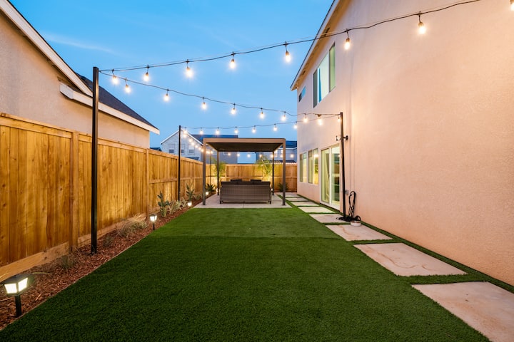 Bakersfield New Nw Home – Fully Furnished & Ready - Bakersfield, CA