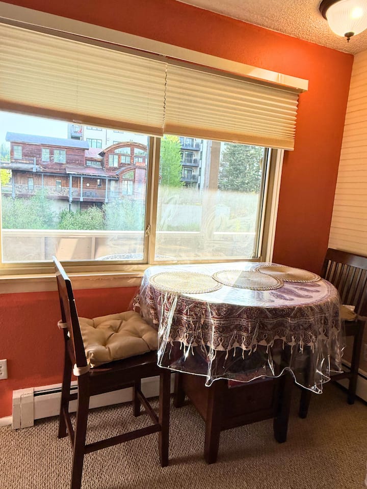 Downtown| Hot Tub| Sleeps 5 | 7m Winter Park|river - Winter Park, CO