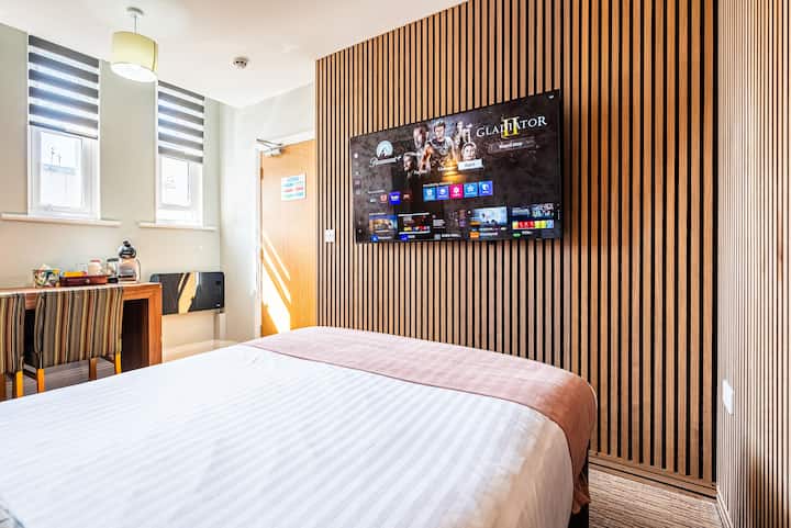 Double Standard Room With Private Bathroom - Harwich