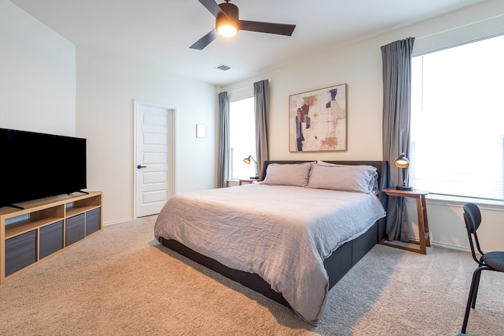 Private Primary Downstairs｜ensuite Bath｜desk｜wic - Georgetown, TX