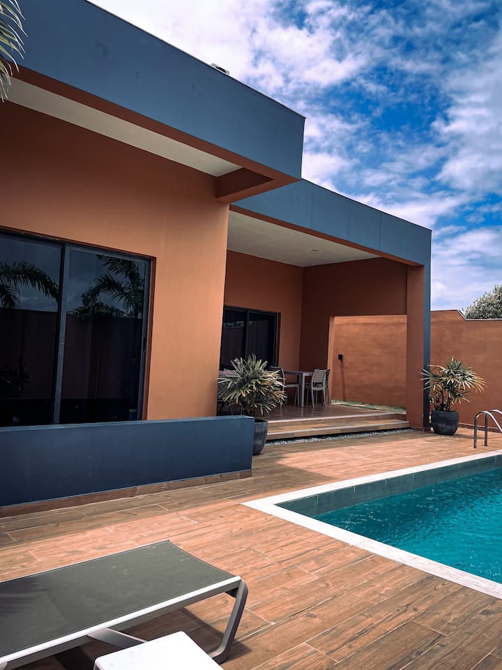 Charmante Villa Avec Piscine - Côte d'Ivoire