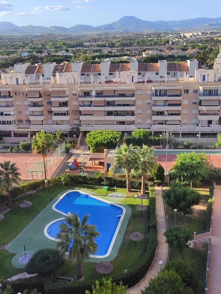 Pool View Room In Spacious Flat - Alicante