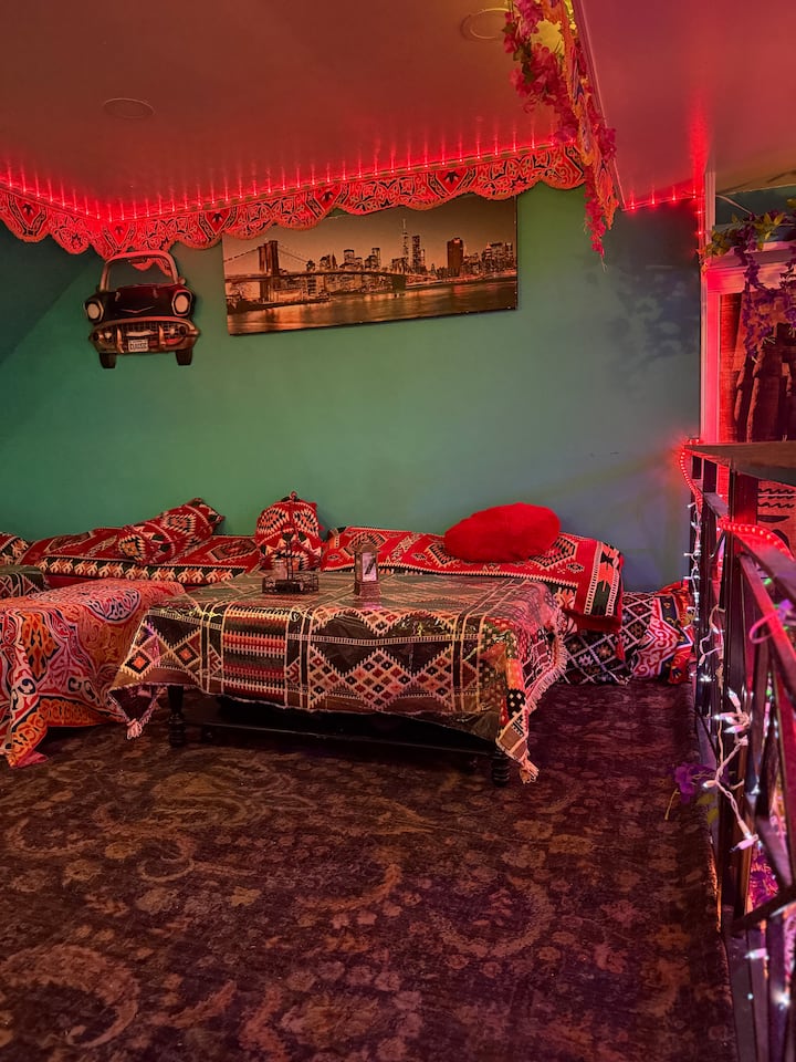 Cozy Old City Gem
With Egyptian Breakfast - Philadelphia