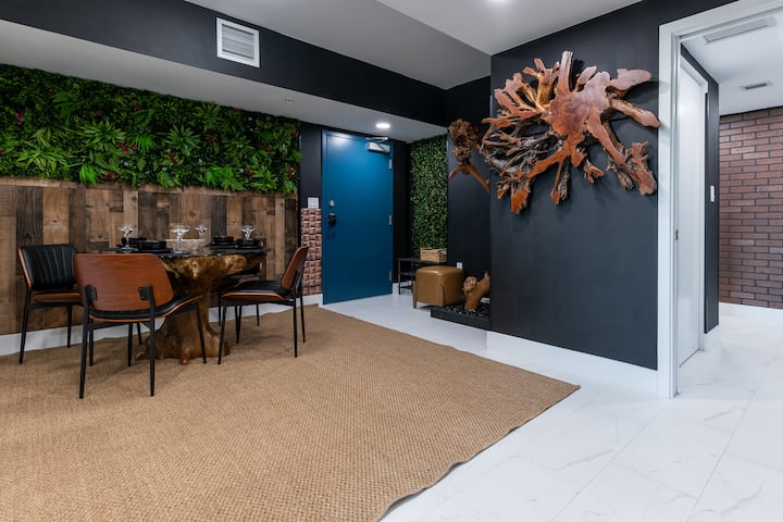 2025 Miami Wood Apart Hotel 5* Free Parking, Beach - Hollywood, FL