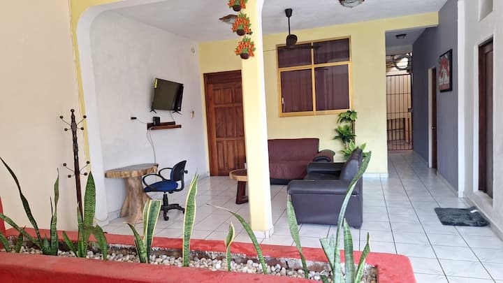 Amplio Y Cómodo Departamento Céntrico - Zihuatanejo