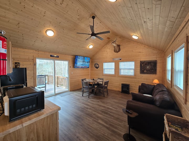 Bigfoot Cottage - Sevierville, TN