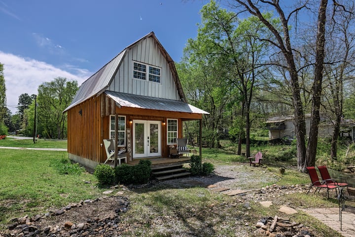 Lakefront Tiny Couples Getaway Near Garvan - Arkansas