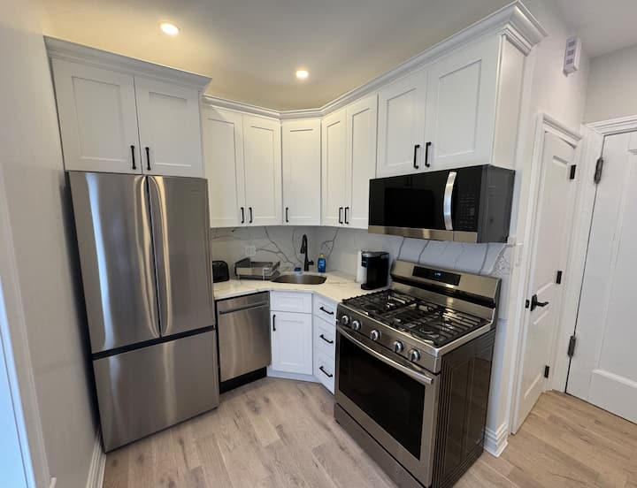 Spectacular 1 Bedroom Apartment - Queens, NY