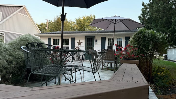 Lakefront Cottage On Rose Lake + Private Docks - Coldwater, MI
