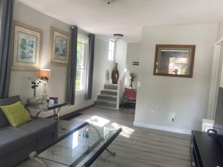 Cozy 3 Bedroom House - Springfield, IL