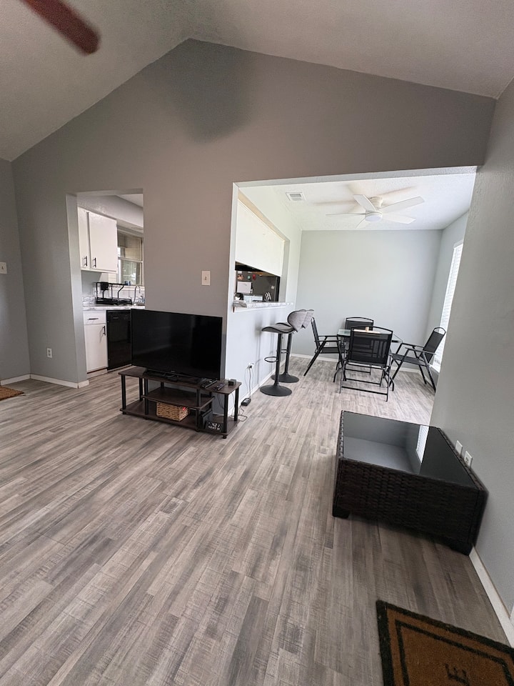 Feels Like Home - Arlington, TX