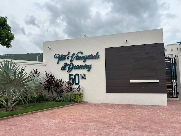 Secret Hideaway - Kingston, Jamaica