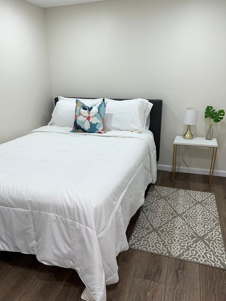 Cozy Private 1br Guest Suite - 브루클린