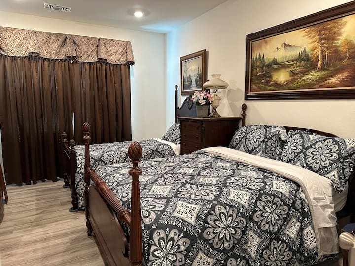 Baerss Guestroom 4 - Riverside, CA