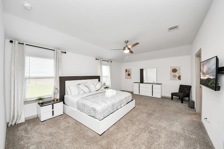 Exquisite 4 Bedroom House In Katy With Pool Access - 卡蒂