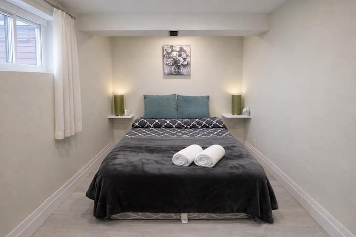 Cozy Bright Basement Suite [No Cleaning Fee] - St. Catharines