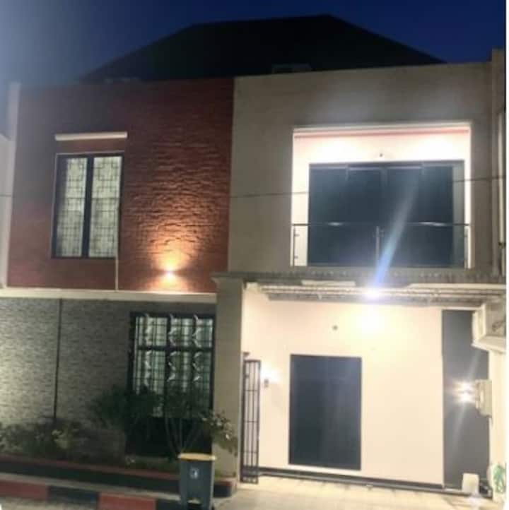 Rumah 5kt Sby Brt Dkt Kidzania - Surabaya