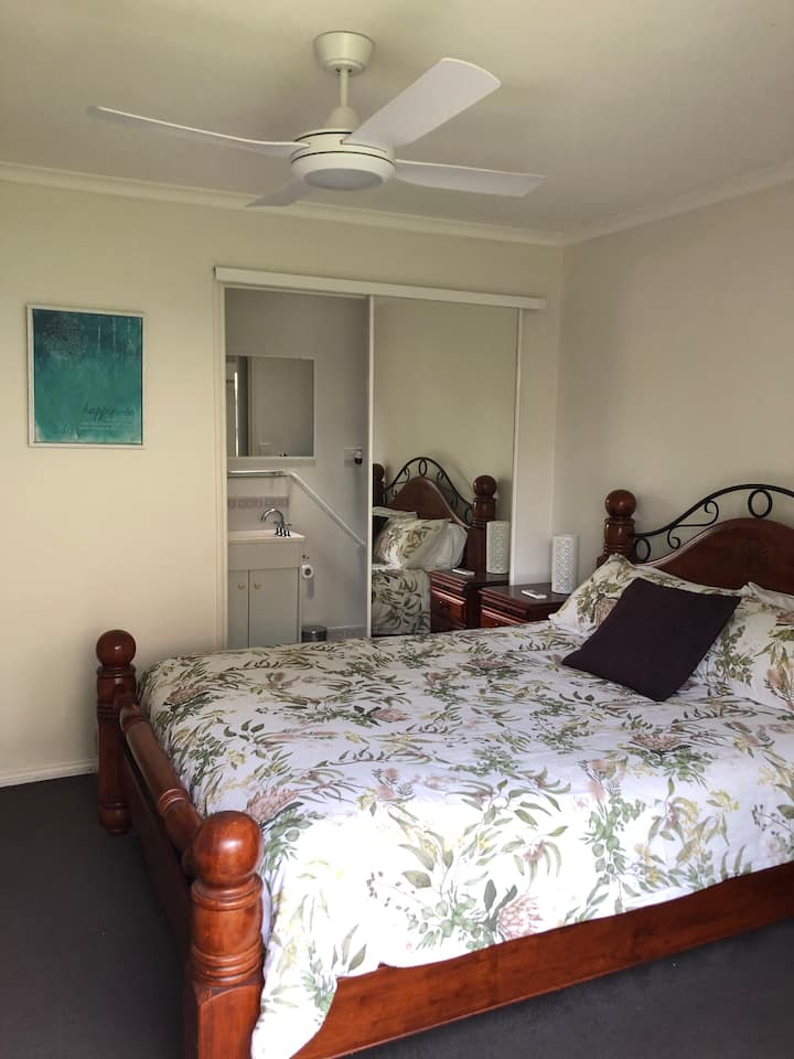 Restful And Convenient Retreat - 브리즈번