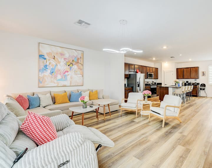 Near Strip Beautiful 6br Large Villa - Las Vegas