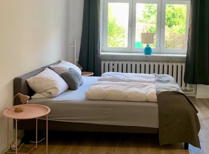 Ferienwohnung Mit 2 Schlafzimmern Balkon Parkplatz - Erfurt