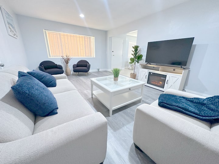Sleep 6| Centrally Located Disneyland Home - Garden Grove, CA