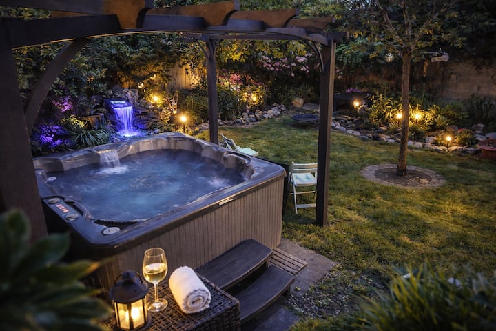 Central Nanaimo Suite W/ Hot Tub & Quiet Garden - Nanaimo