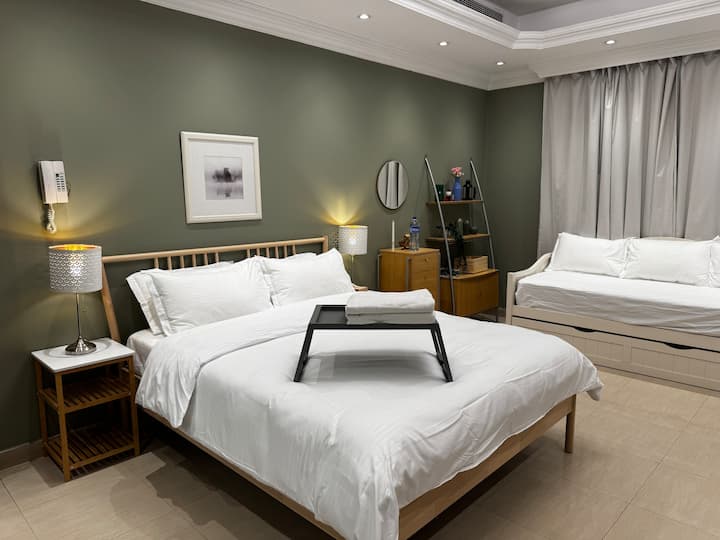 Immaculate Room|charming|central - Dubai