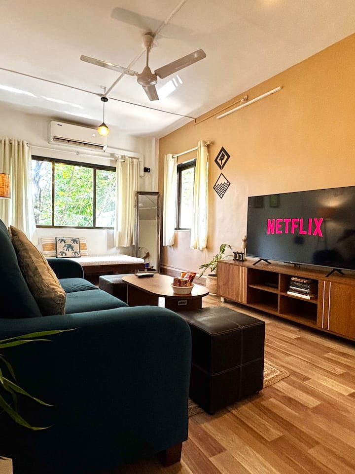 Home Away In Juhu Near Iskcon Temple - Mumbai