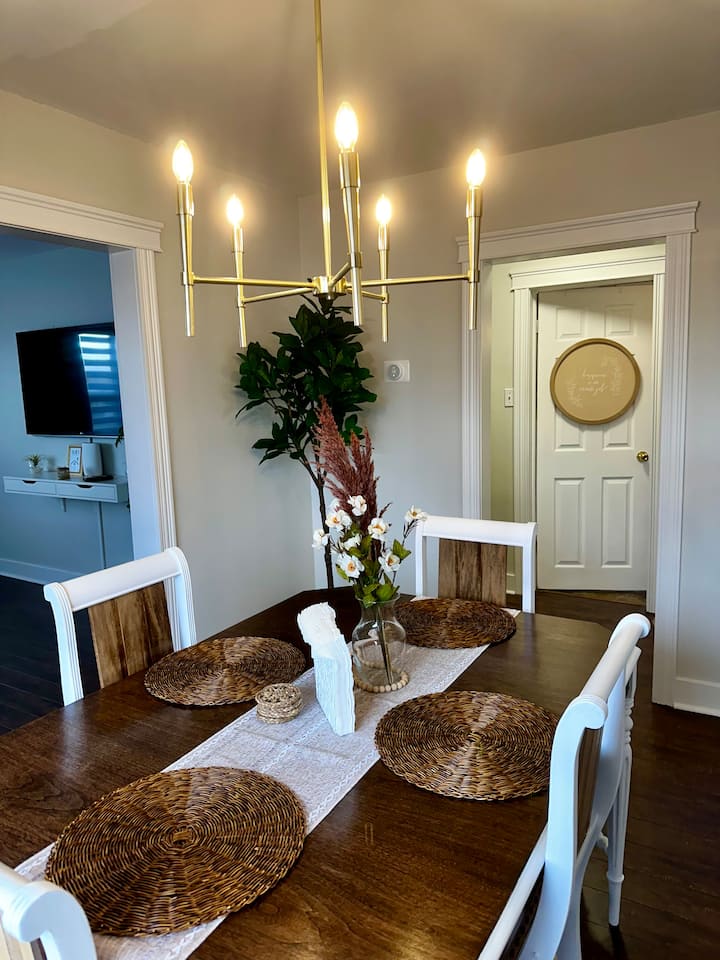 Cozy Boho Home Near Stores/hospital - ピクトゥー