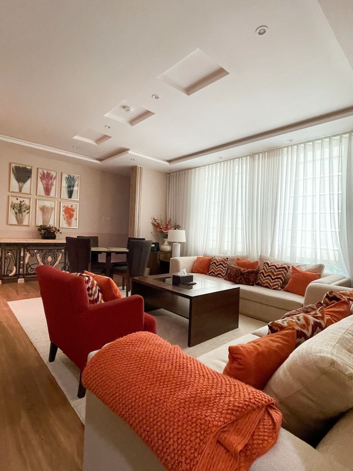Stylish Three-bedroom Stay - Riyadh
