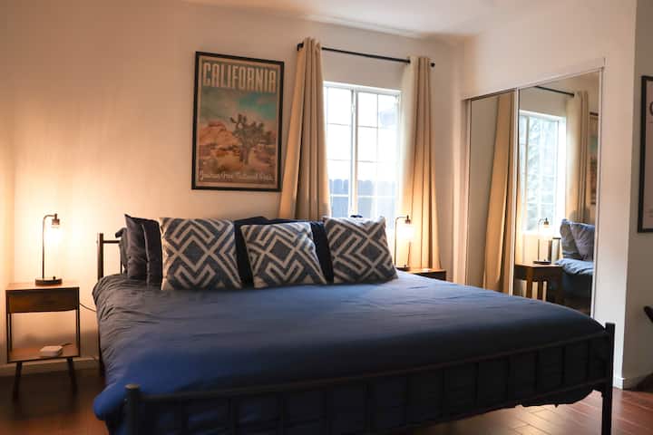 King Bed La Hilltop Oasis 1bd/1bth With Views! - Los Angeles, CA