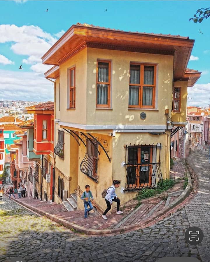 Historical Corner House-stay In Most Famous Street - Balat