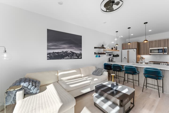 Luxury Condo In Silverthorne W/ Easy Access To - Silverthorne, CO