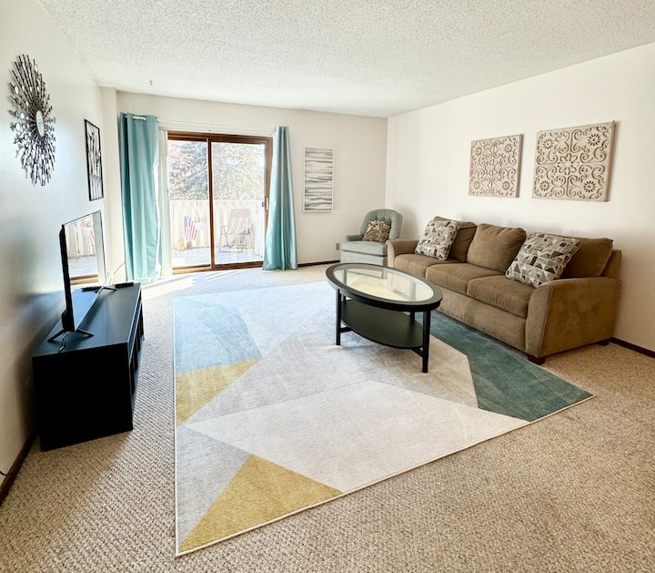 5 Min Walk To United/children's Hospital St. Paul! - Saint Paul, MN
