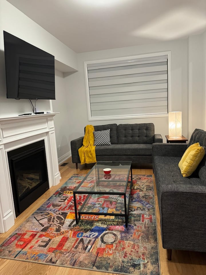Woodstock- Wow! New 4 Bedroom Furnished Townhouse - Woodstock