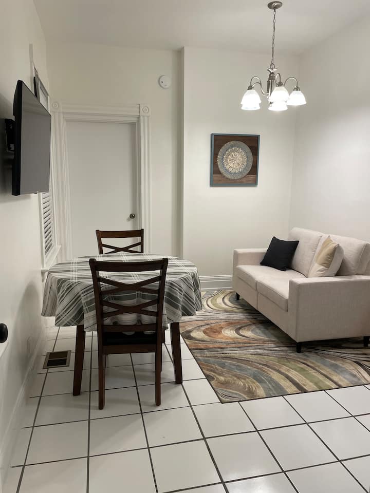 Parkview Apartment Free Parking - Cincinnati, OH