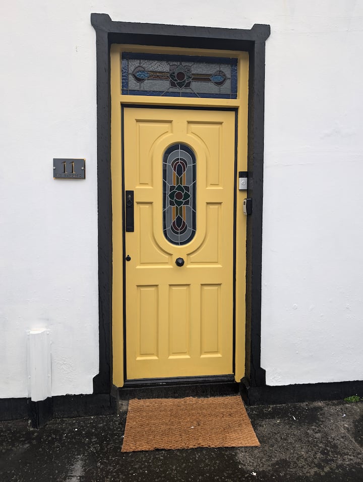 Prime Central Location In Derry City. - 런던데리