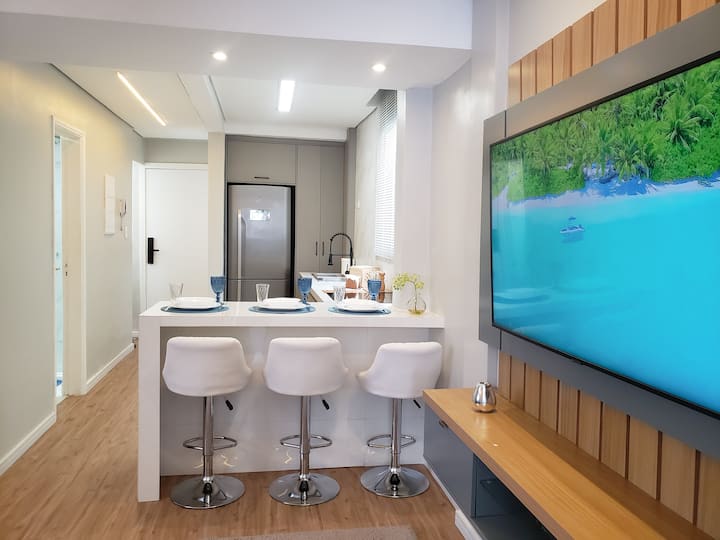 Lindo E Moderno Na Praia Do Gonzaga C/ar - Santos, Brasil