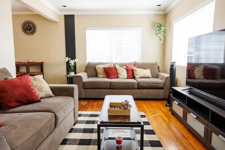 The Wrigley Nook: 2 Bdrm - Long Beach, CA