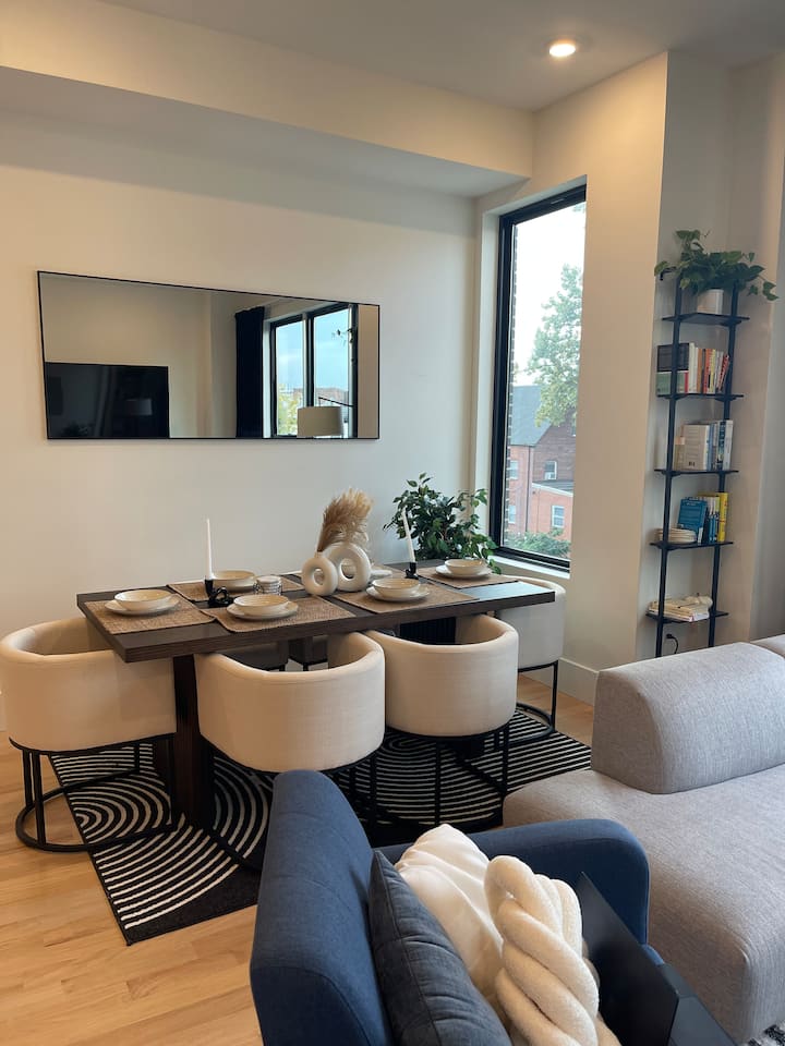 Modern Condo W/ Rooftop Views - Jersey City, NJ