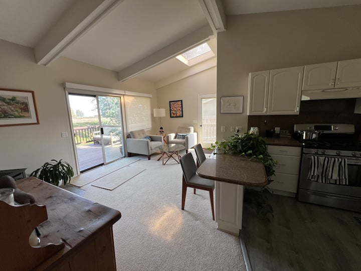 Beautiful Spacious Guesthouse - Malibu, CA