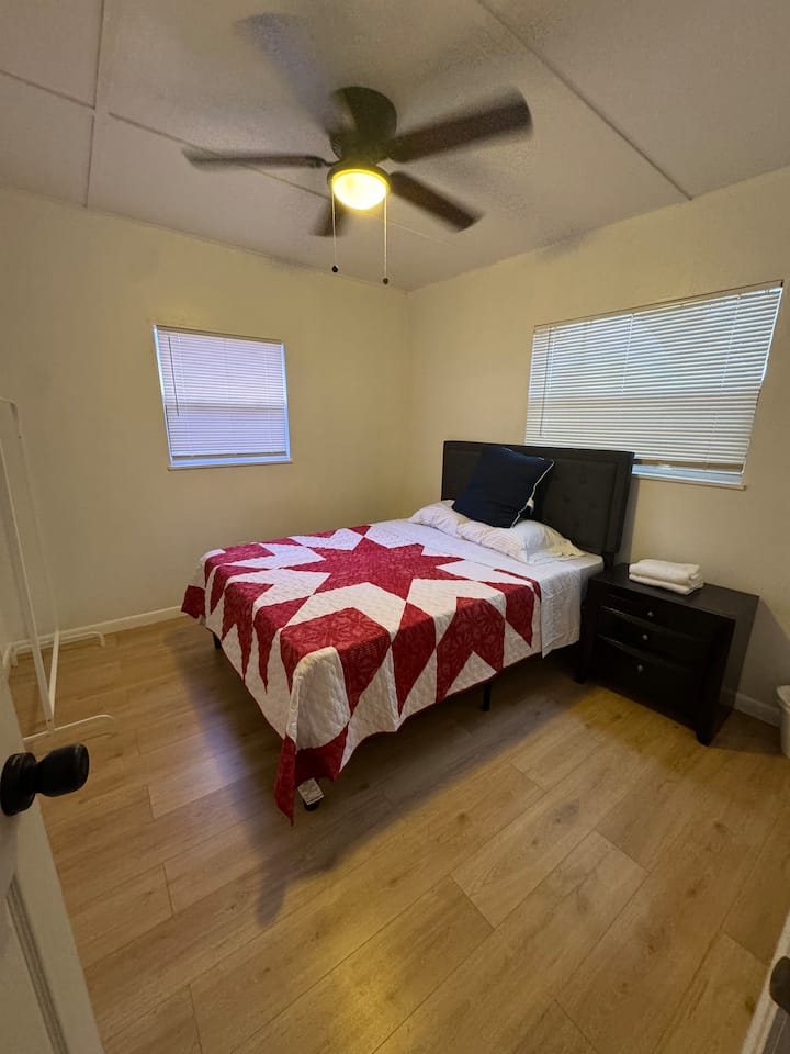 Pleasant Corner Rm (#7) - Orlando, FL