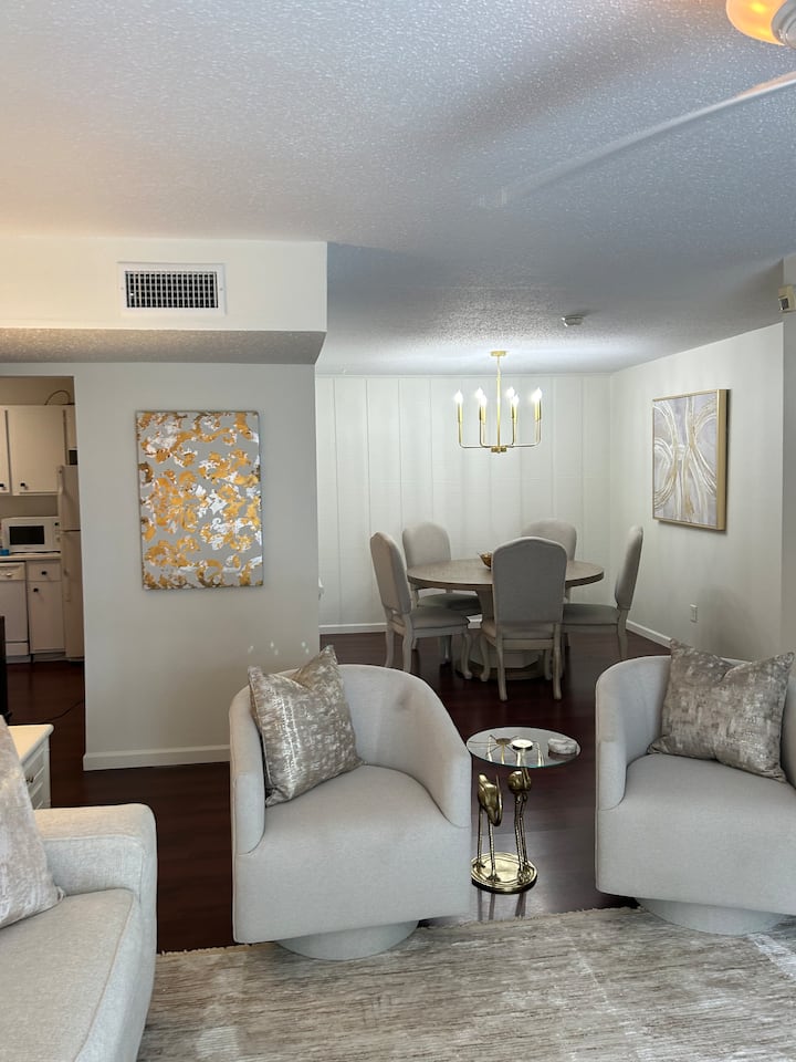 5 Star Luxury Living In Homewood - Homewood, AL