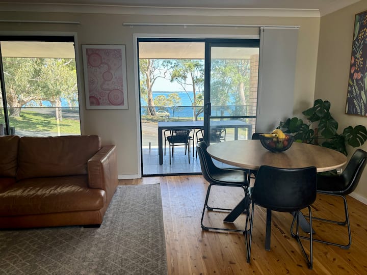 Dobell Abode Overlooking Dobell Park - Belmont, Australia