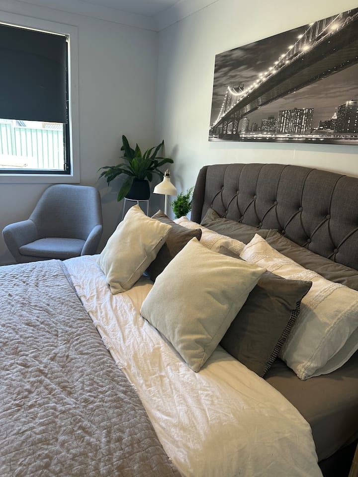 Cozy Modern Studio | Own Entry | Free Parking - Canberra