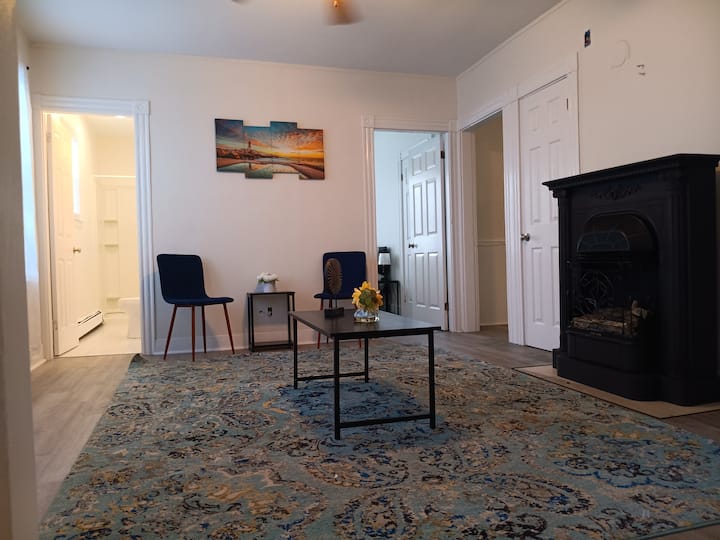 The Mid-level Room # 3 At Centerdale Village *New - Providence, RI