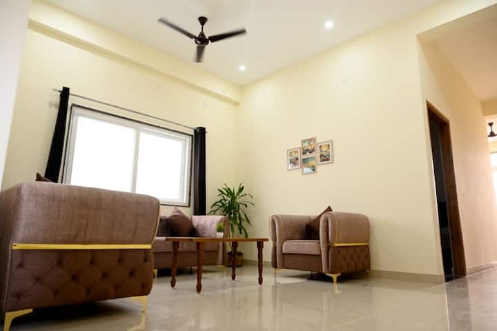Bright & Spacious Retreat
At Khandelwal's - Varanasi