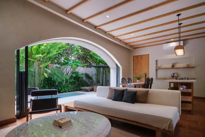 Romantic Private Pool Villa, Walk To Canggu Beach - Indonesia