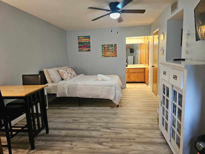 Nice Studio In Sunny Palm Bay! - Melbourne, FL